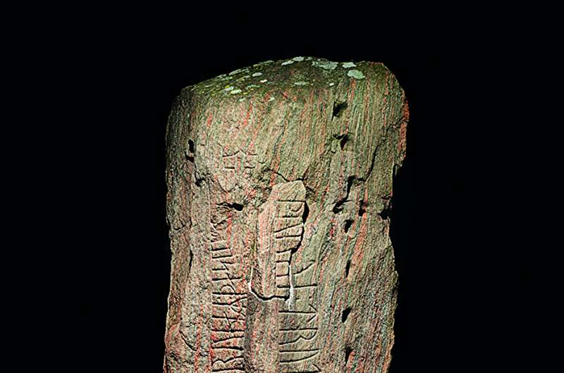 Nagyhatalmú viking királynéről mesél a rúnakő – derült ki a 3D ...